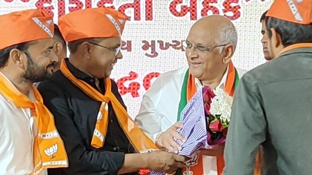 Award by bolbala trust Rajkot – SANJAY RATHOD